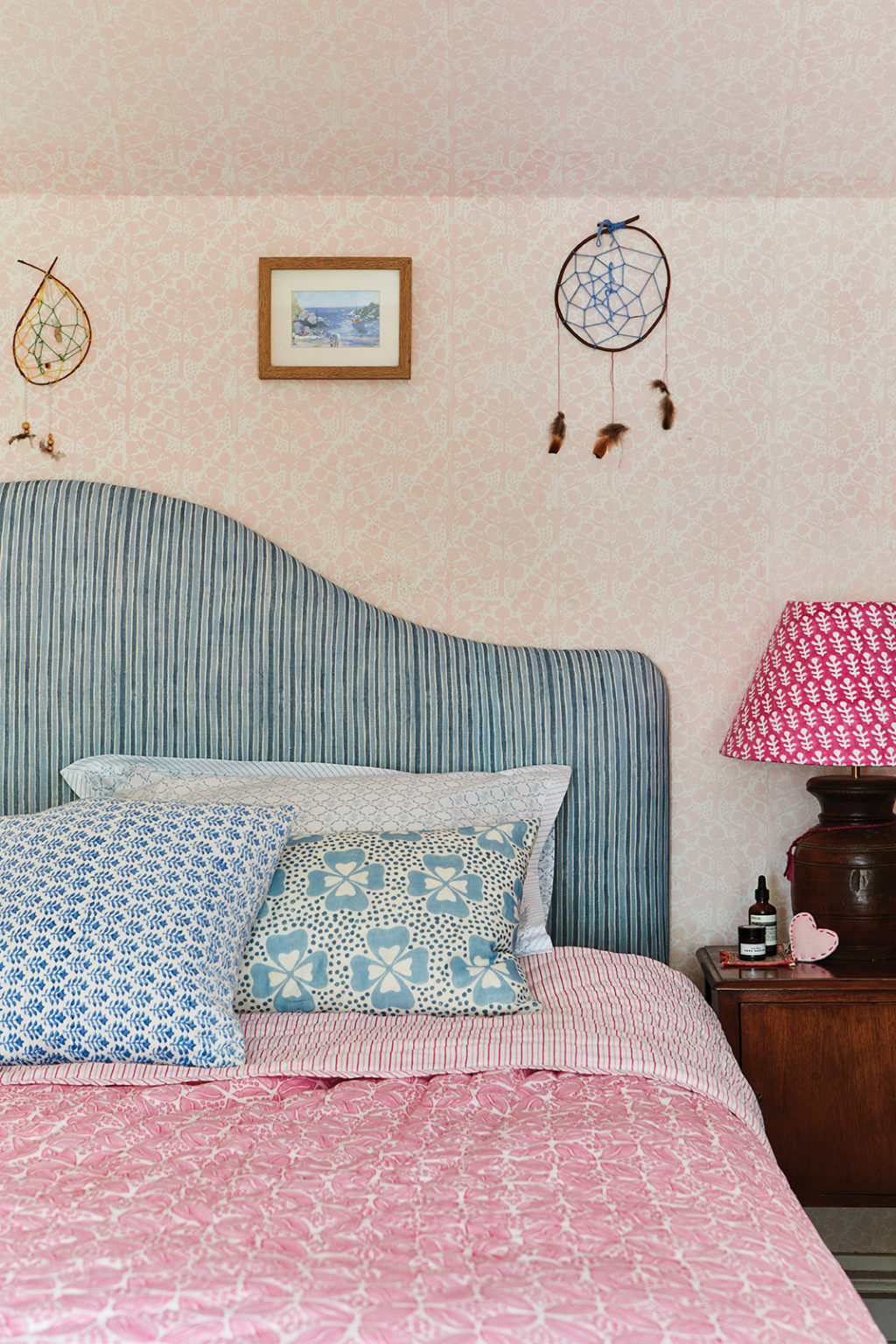 Explore Textile Designer Molly Mahon's Charming English Country Cottage ...
